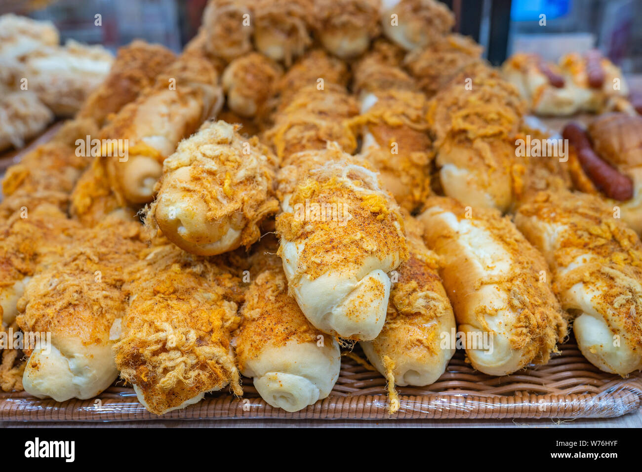 Pile of meat floss bun on tray at pastry shop Stock Photo - Alamy Pile of meat floss bun on tray at pastry shop Stock Photo - Alamy