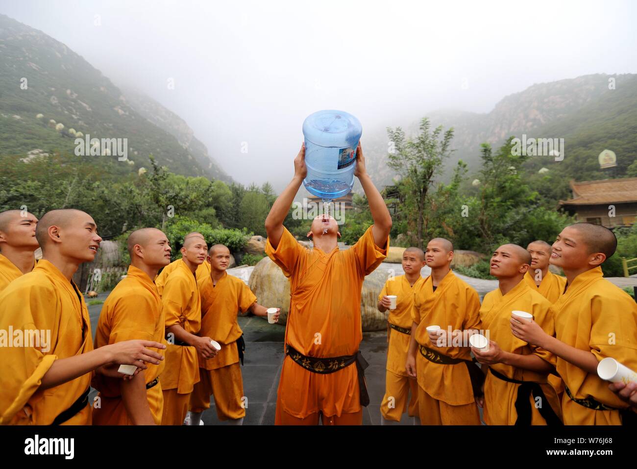 Shaolin boys hi-res stock photography and images - Alamy
