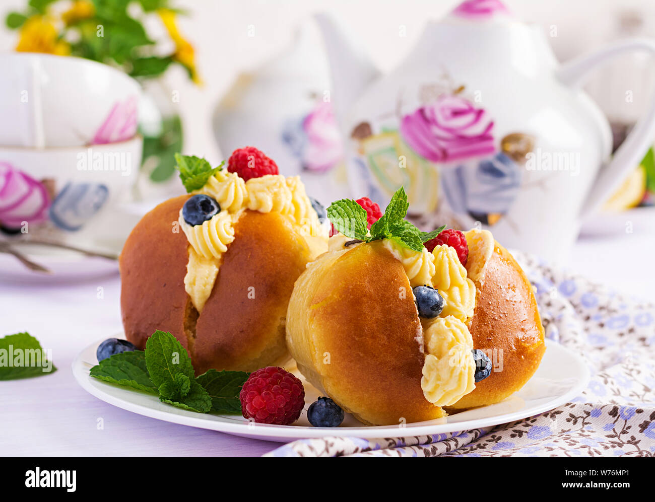 Rum baba hi-res stock photography and images - Alamy