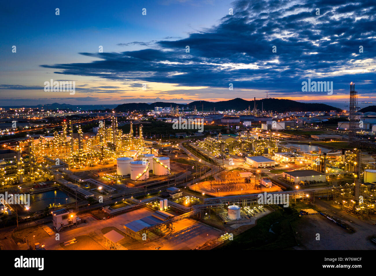 Aerial view oil refinery hi-res stock photography and images - Alamy
