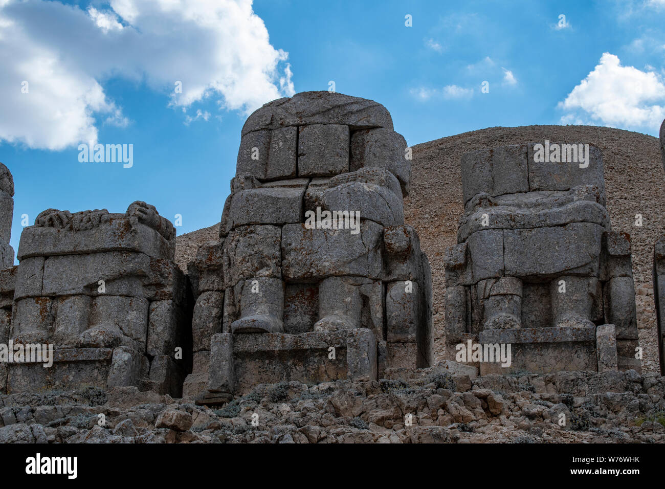 Lion statue monumental tomb hi-res stock photography and images - Alamy