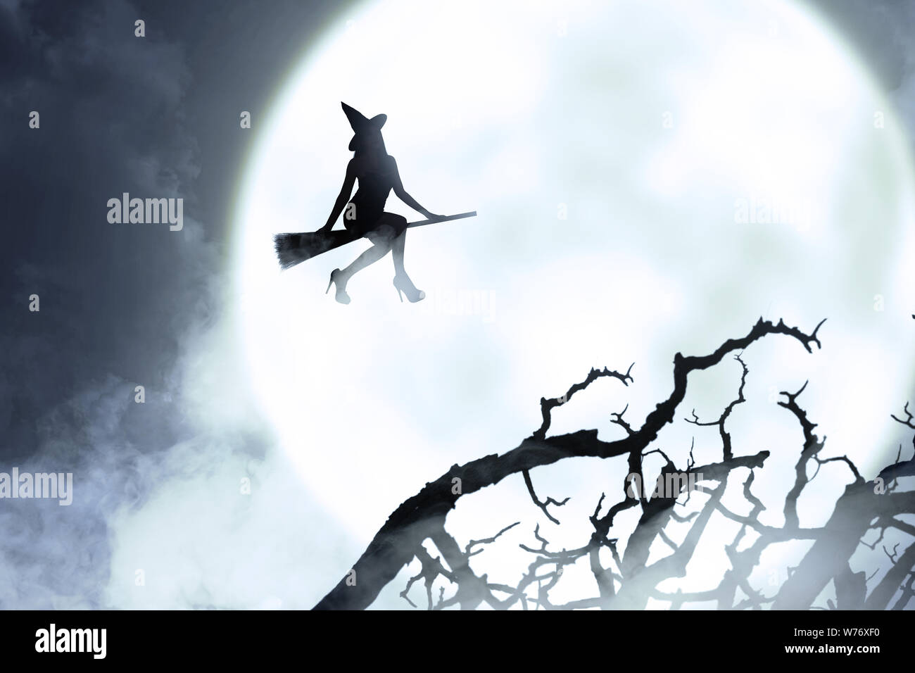 Flying Witch Wallpaper