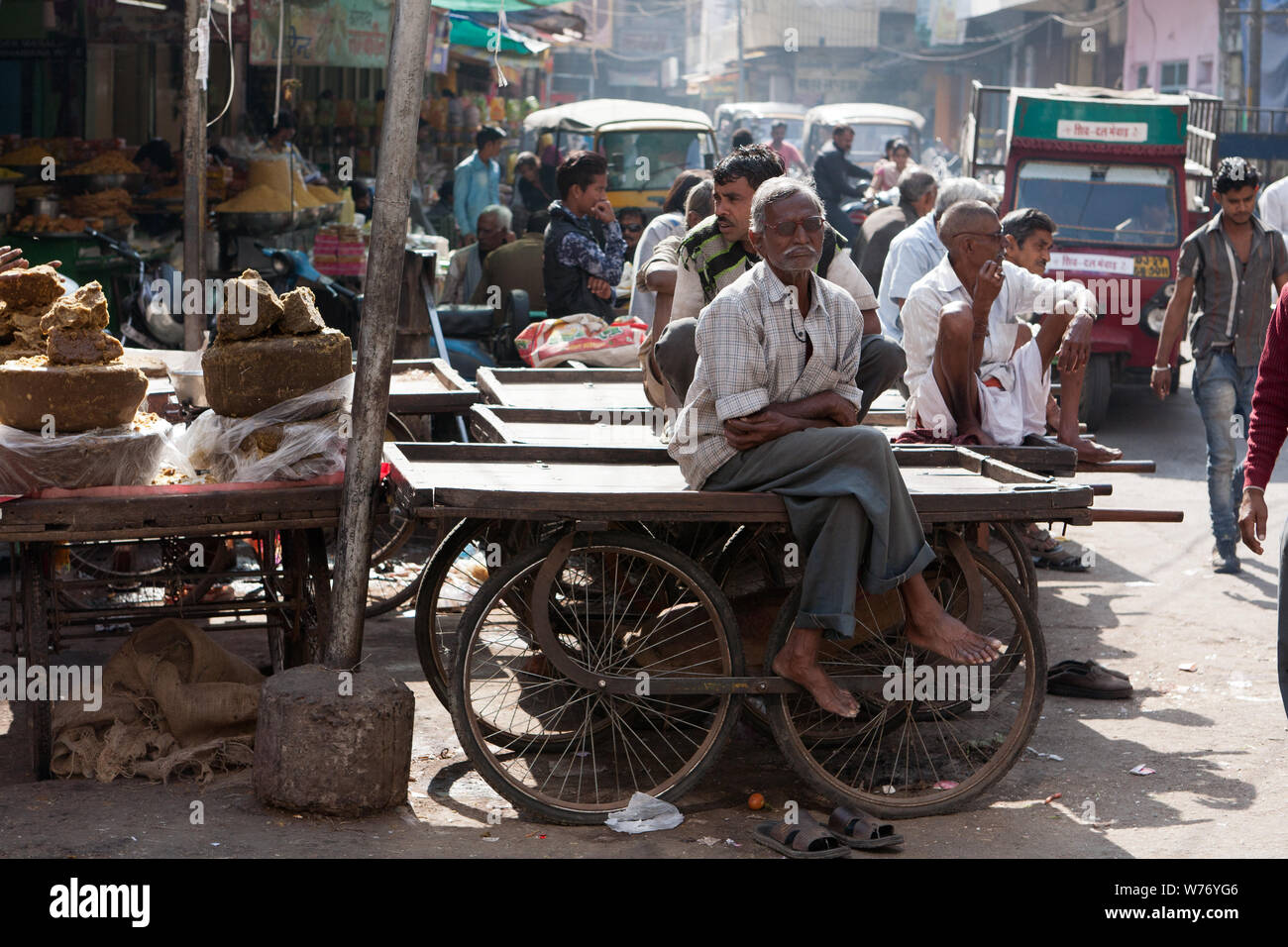 Street life in india hi-res stock photography and images - Alamy