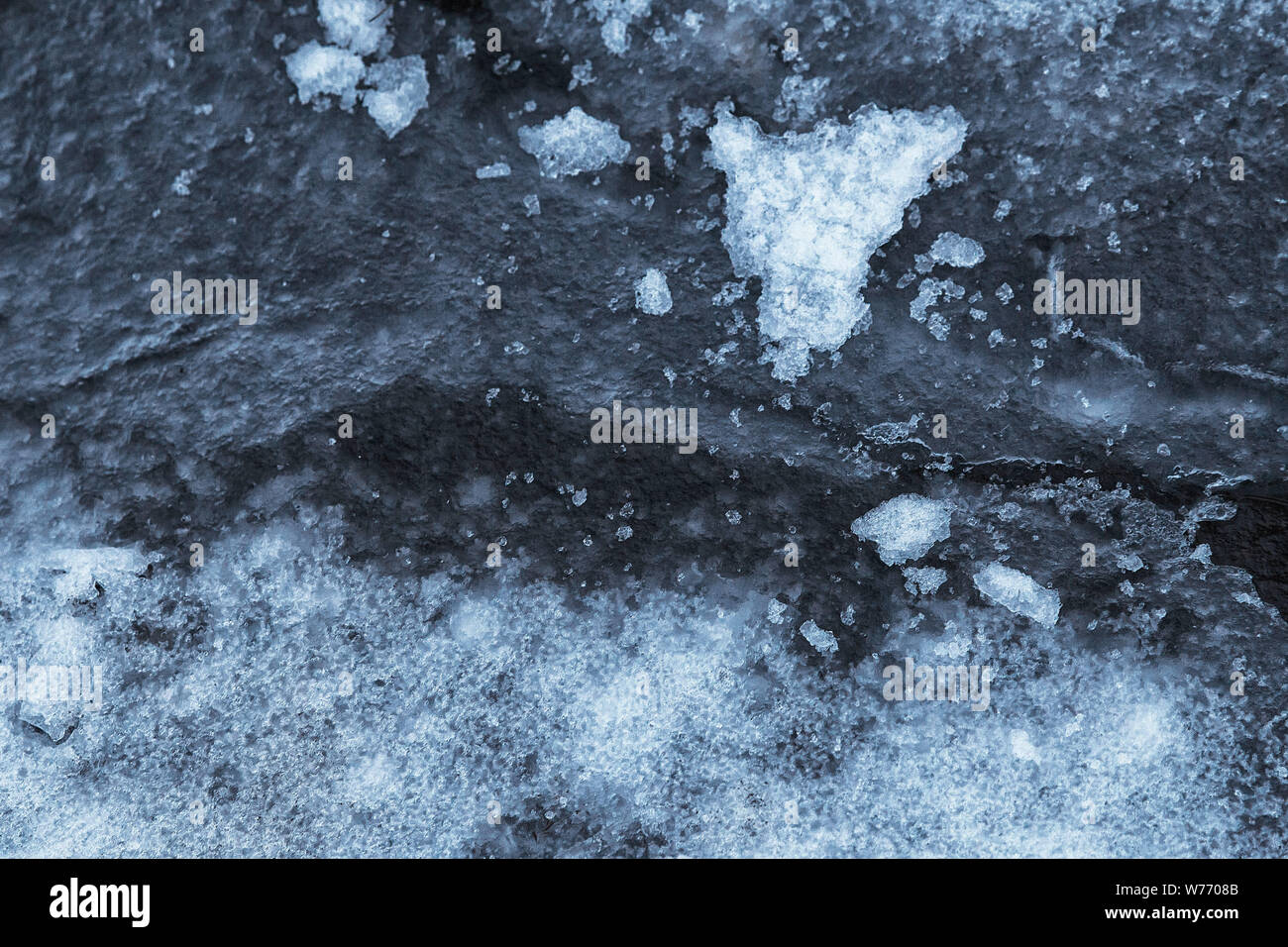 Iced over pool hi-res stock photography and images - Alamy