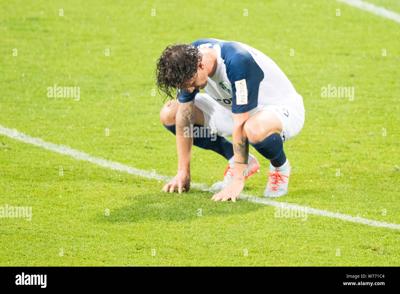 Frozen football pitch hi-res stock photography and images - Alamy