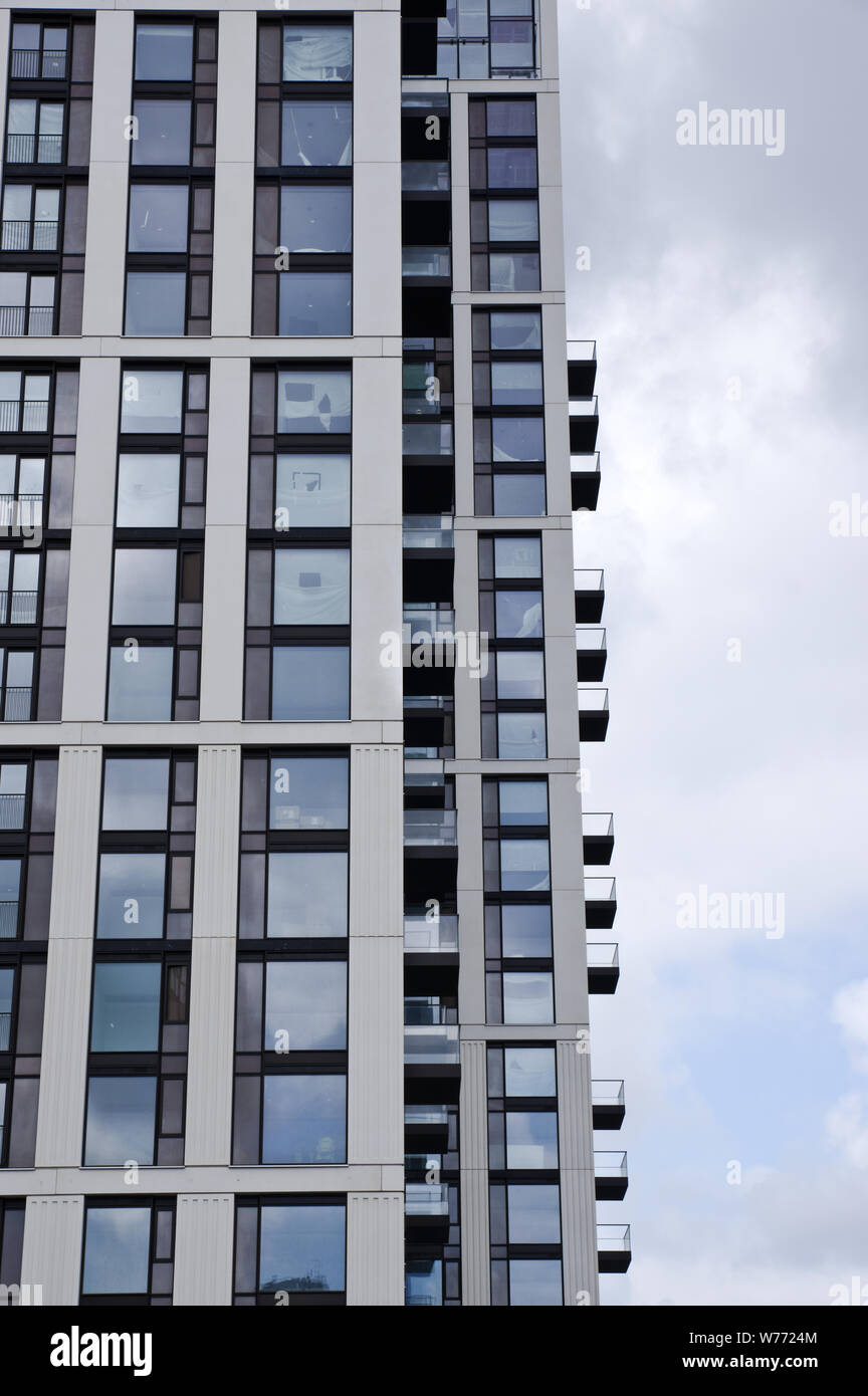 Uk city high rise building hi-res stock photography and images - Alamy