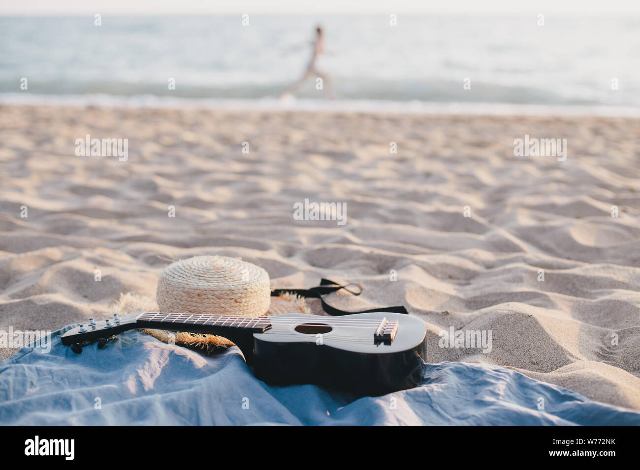 Ukulele beach hi-res stock photography and images - Alamy