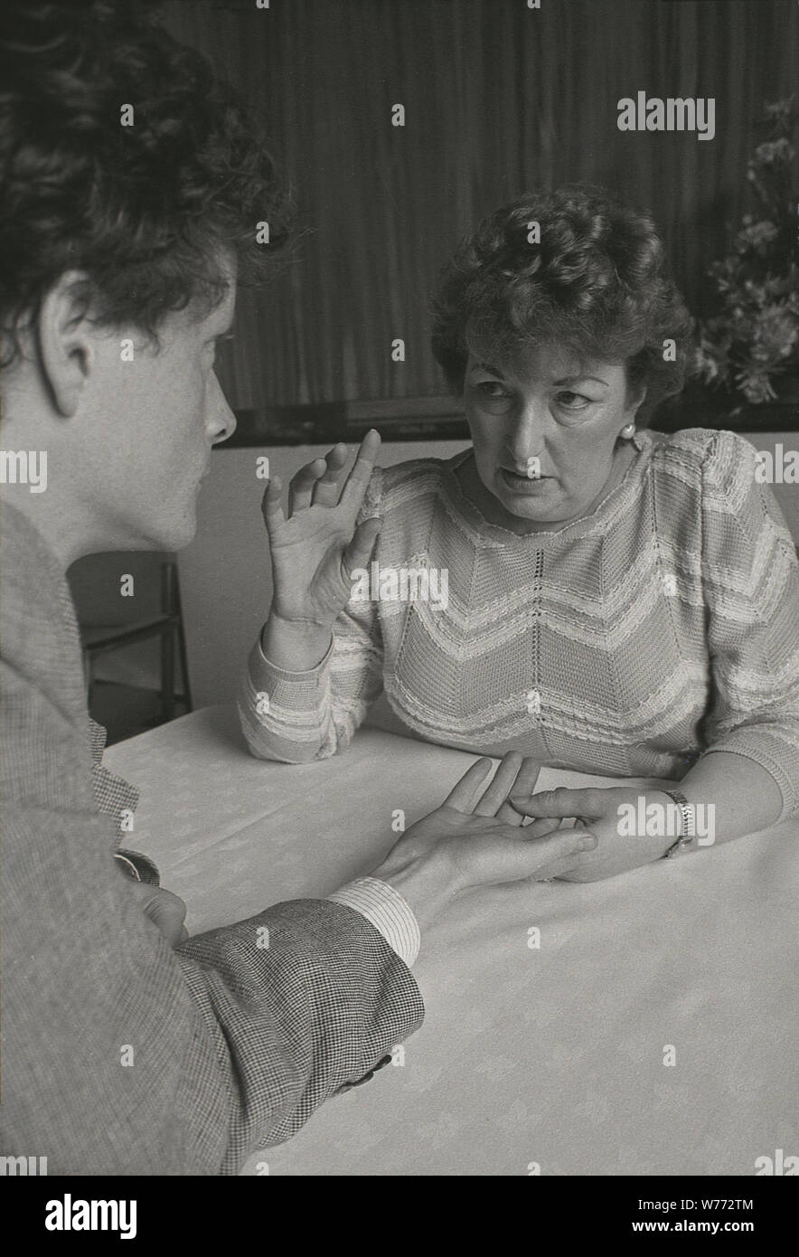 Palm reading palmistry hi-res stock photography and images - Alamy