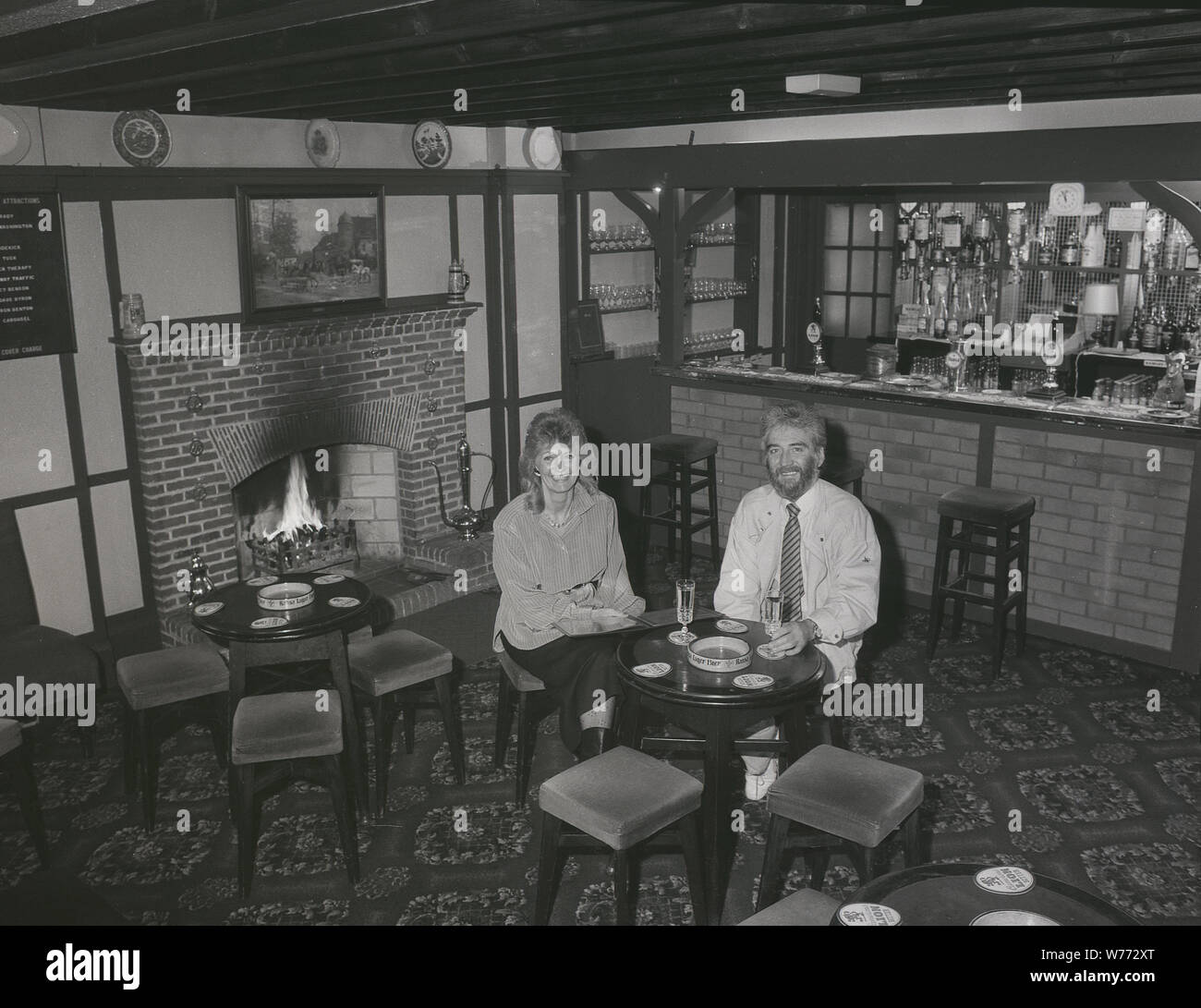 1980s bar hi-res stock photography and images - Alamy