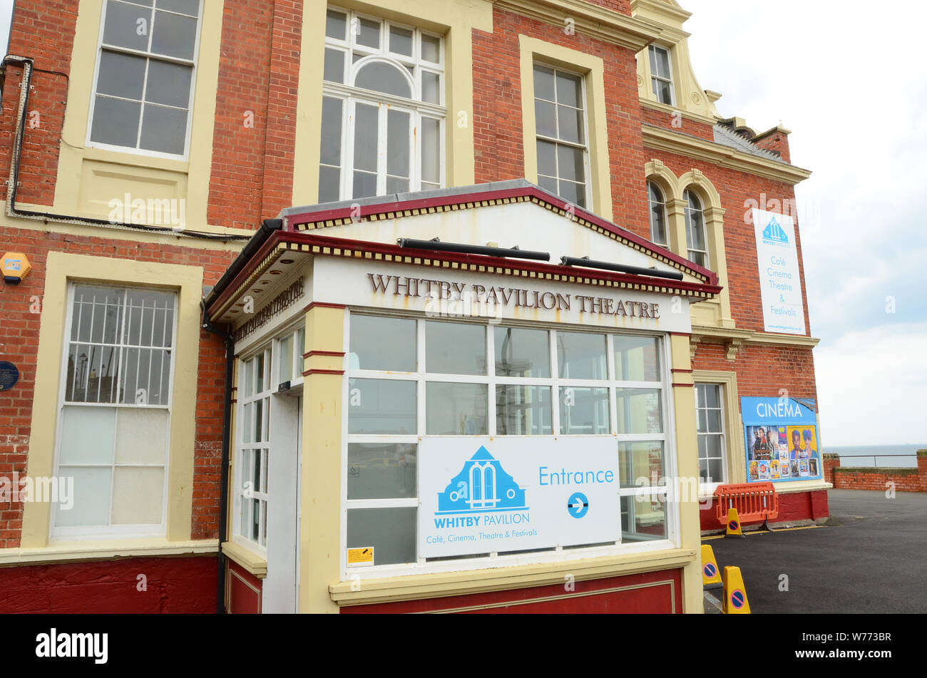Whitby Jet Black High Resolution Stock Photography and Images - Alamy