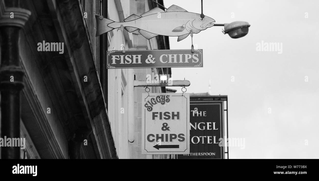 Fresh fish bones hi-res stock photography and images - Alamy