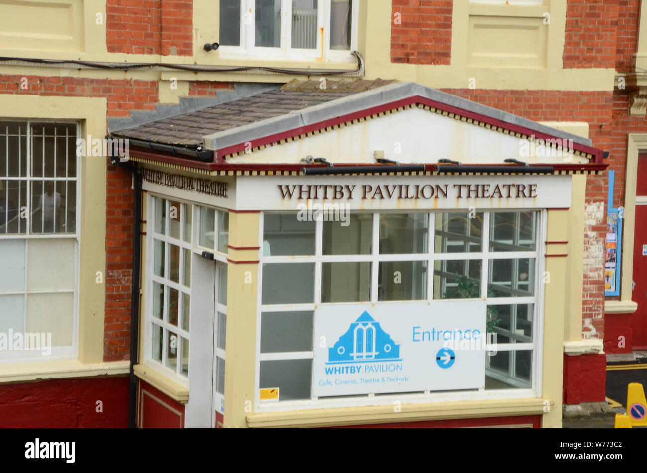 Dracula theatre hi-res stock photography and images - Alamy