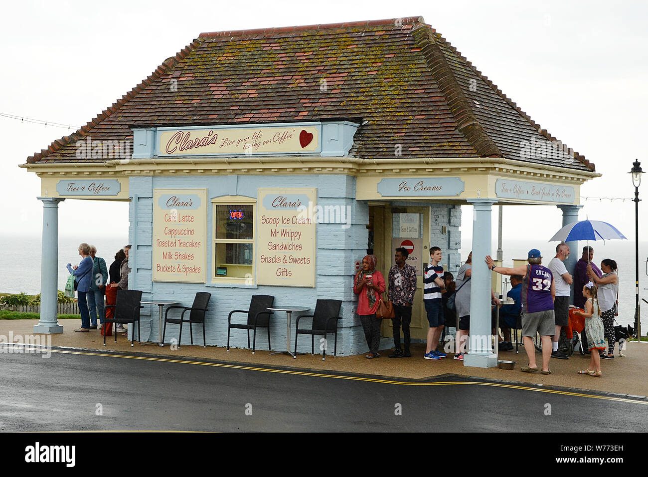 Whitby bandstand hi-res stock photography and images - Alamy