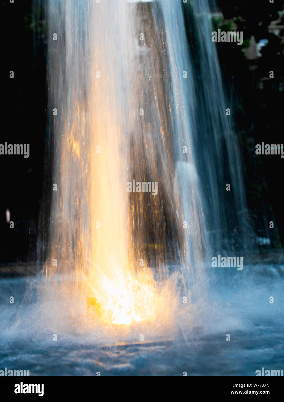 Water crests hi-res stock photography and images - Alamy