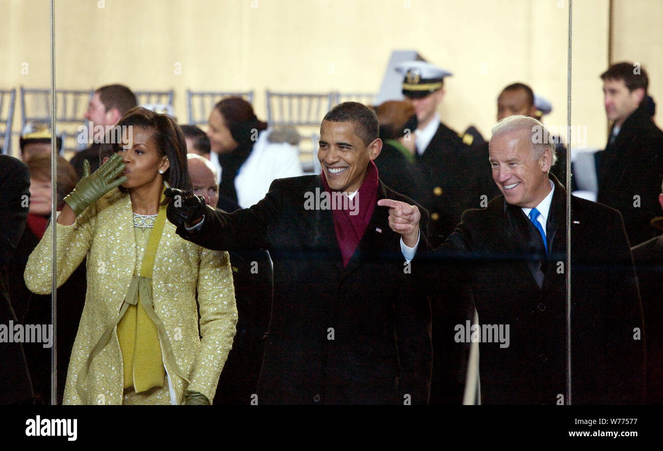 Barack obama joe biden 2009 hi-res stock photography and images - Alamy