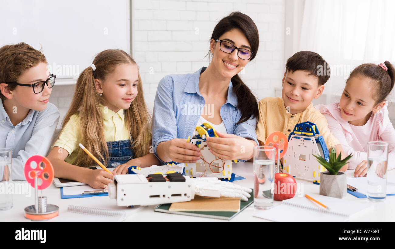 Children Working Together Class Stock Photos & Children Working ...