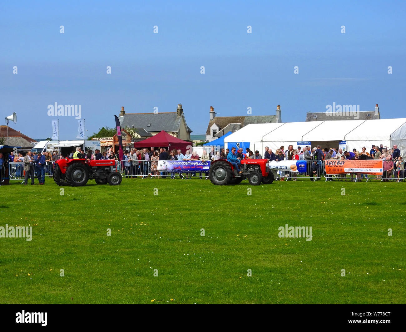 Vintage tractors tractor parade hi-res stock photography and images - Alamy