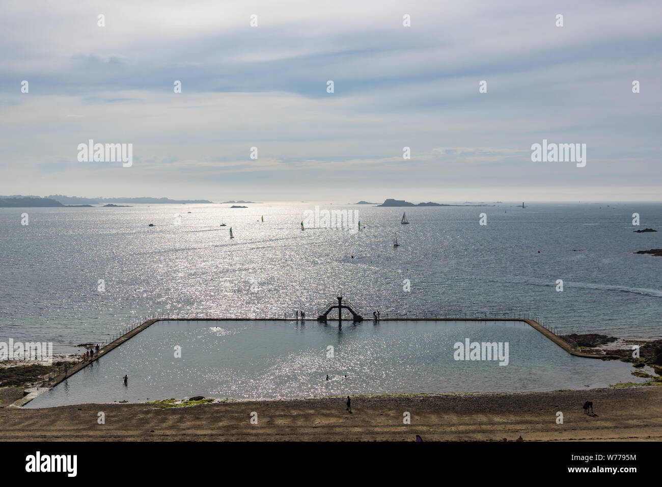 Piscine de Bon Secours, Saint-Malo seawater swimming pool along the ...
