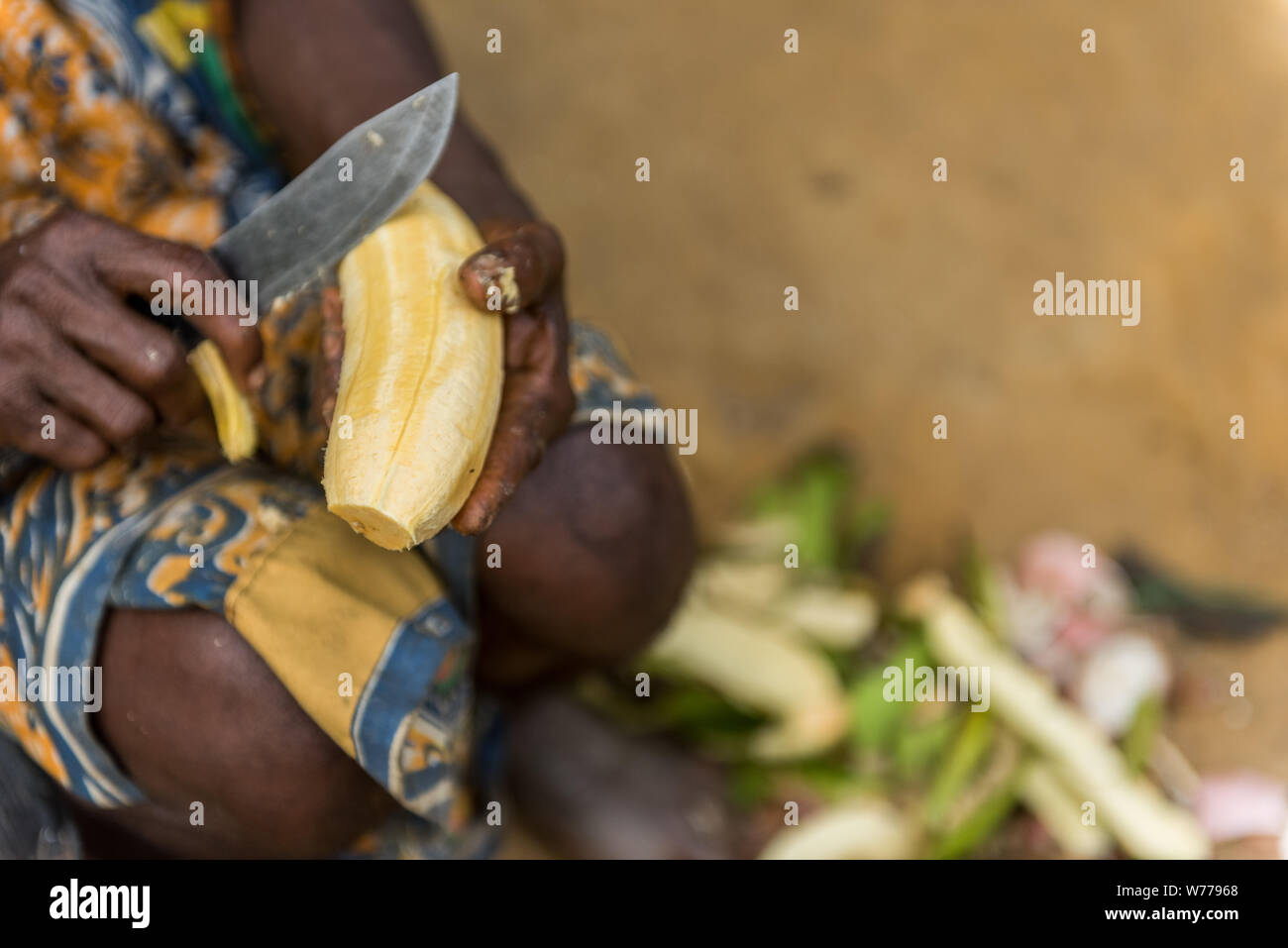 Cutting of bananas hi-res stock photography and images - Alamy