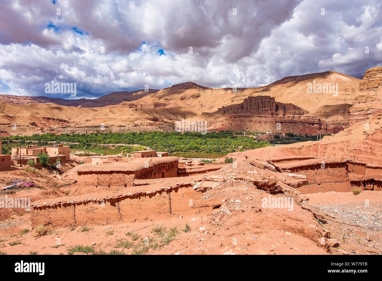 the beautiful Rose Valley - Vallee des Roses, near Ouarzazate, Morocco ...