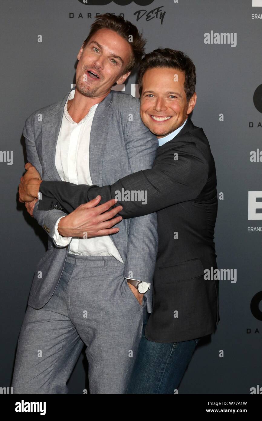 Riley smith scott wolf hi-res stock photography and images - Alamy