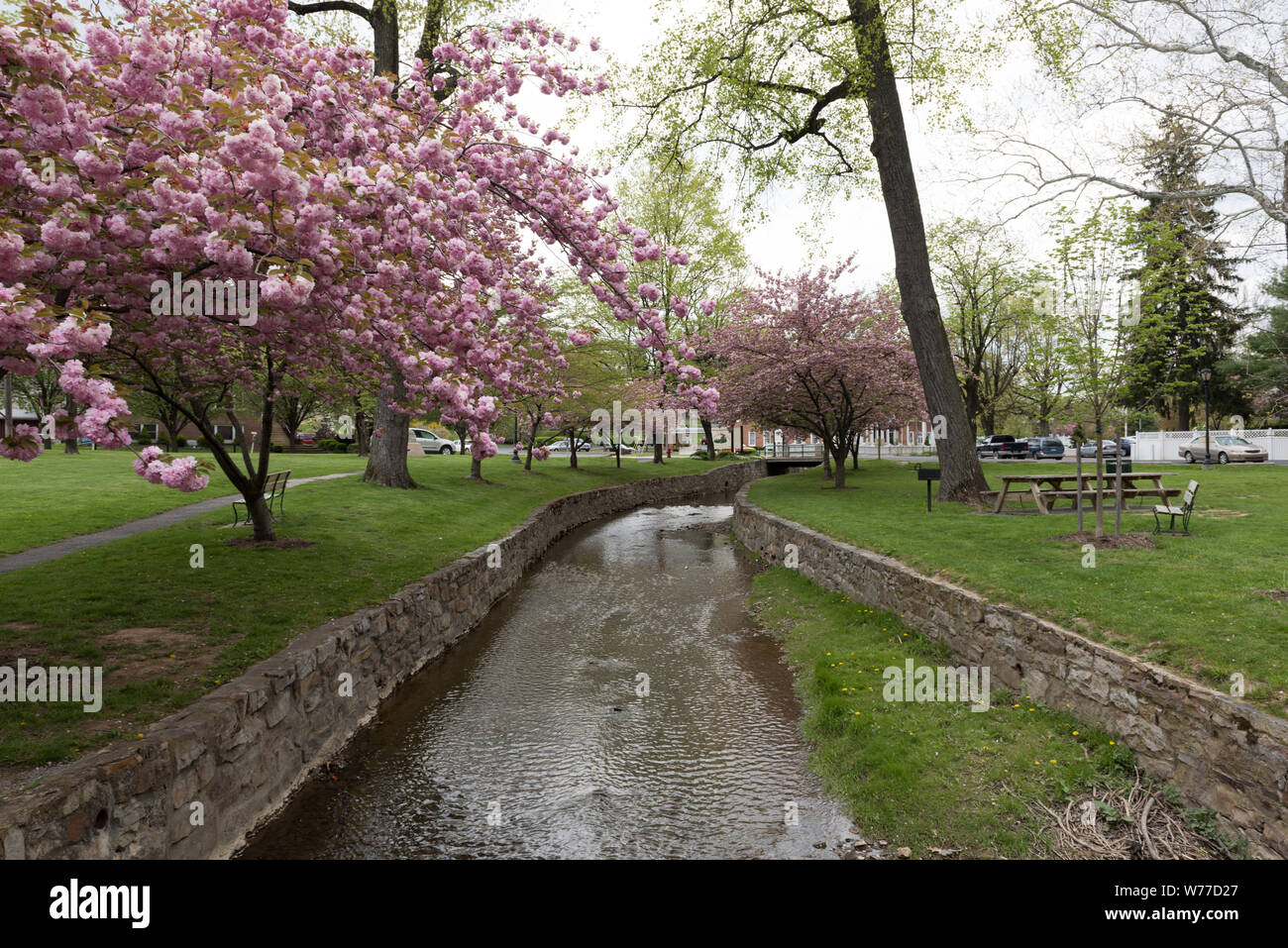 Canal notes hi-res stock photography and images - Alamy