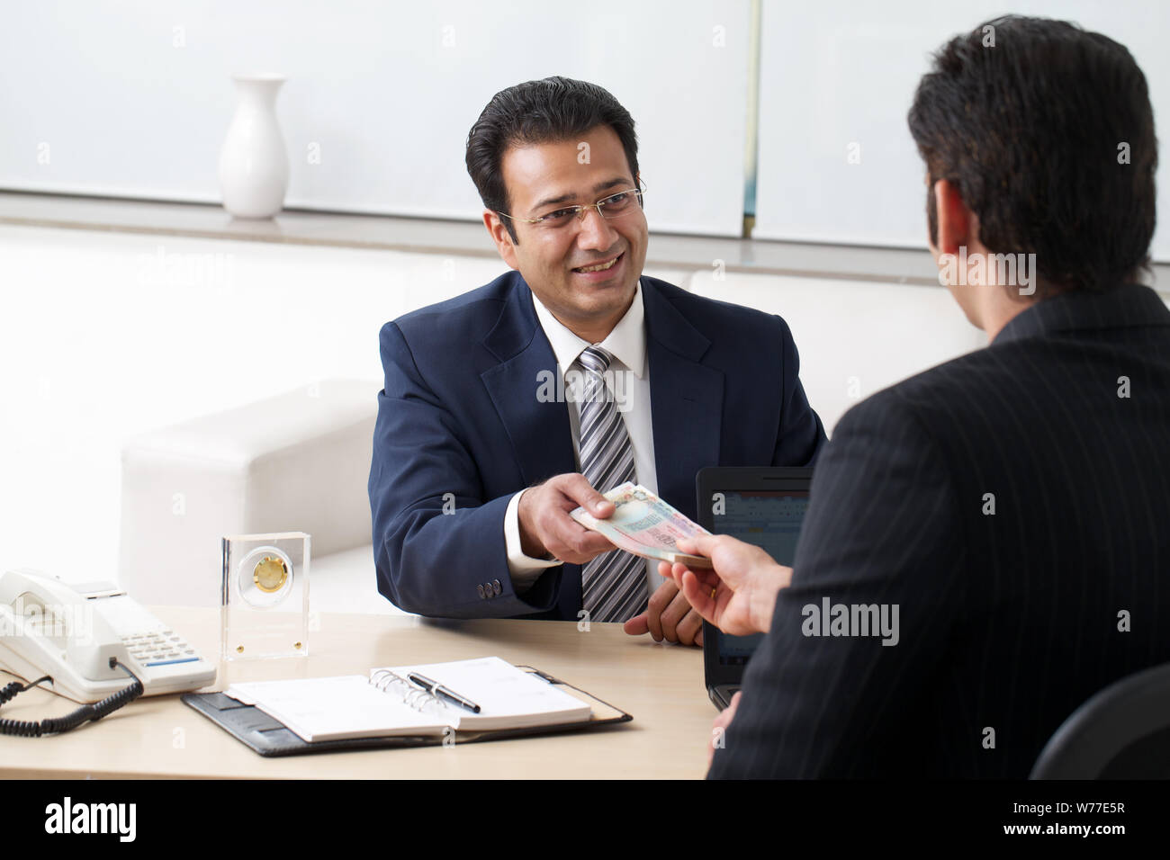 Bank customer hi-res stock photography and images - Alamy