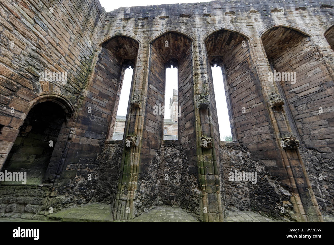 Linlithgow palace outlander hi-res stock photography and images - Alamy