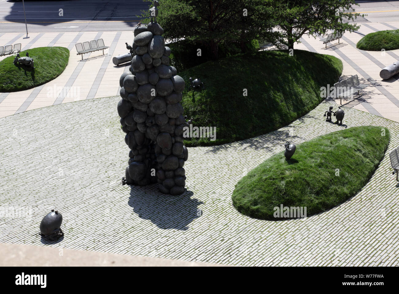 Rockman statues, U.S. Courthouse, Minneapolis, Minnesota Physical ...