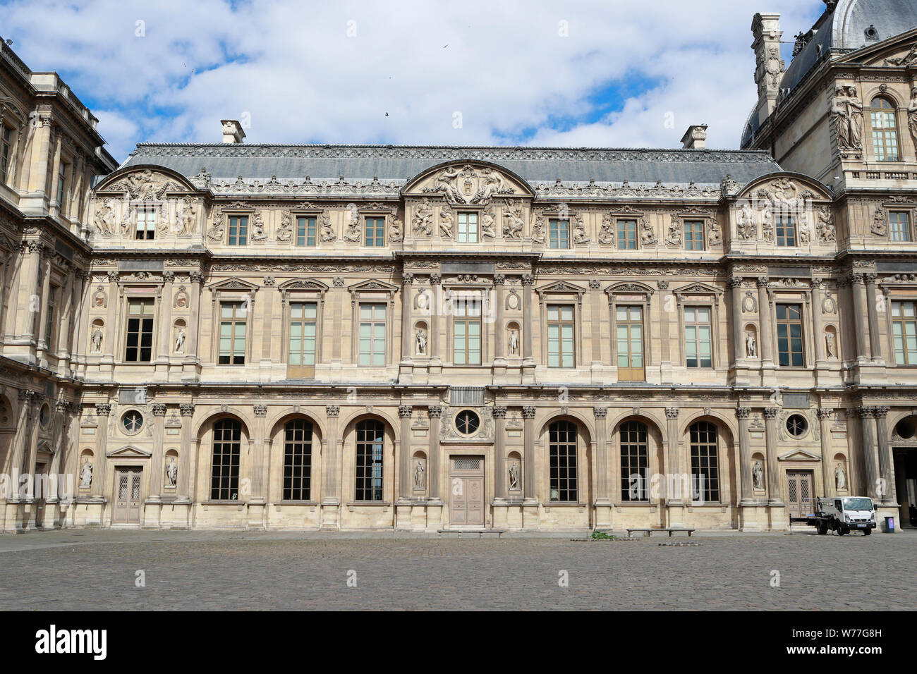 Louvre Exterior Historical High Resolution Stock Photography and Images ...