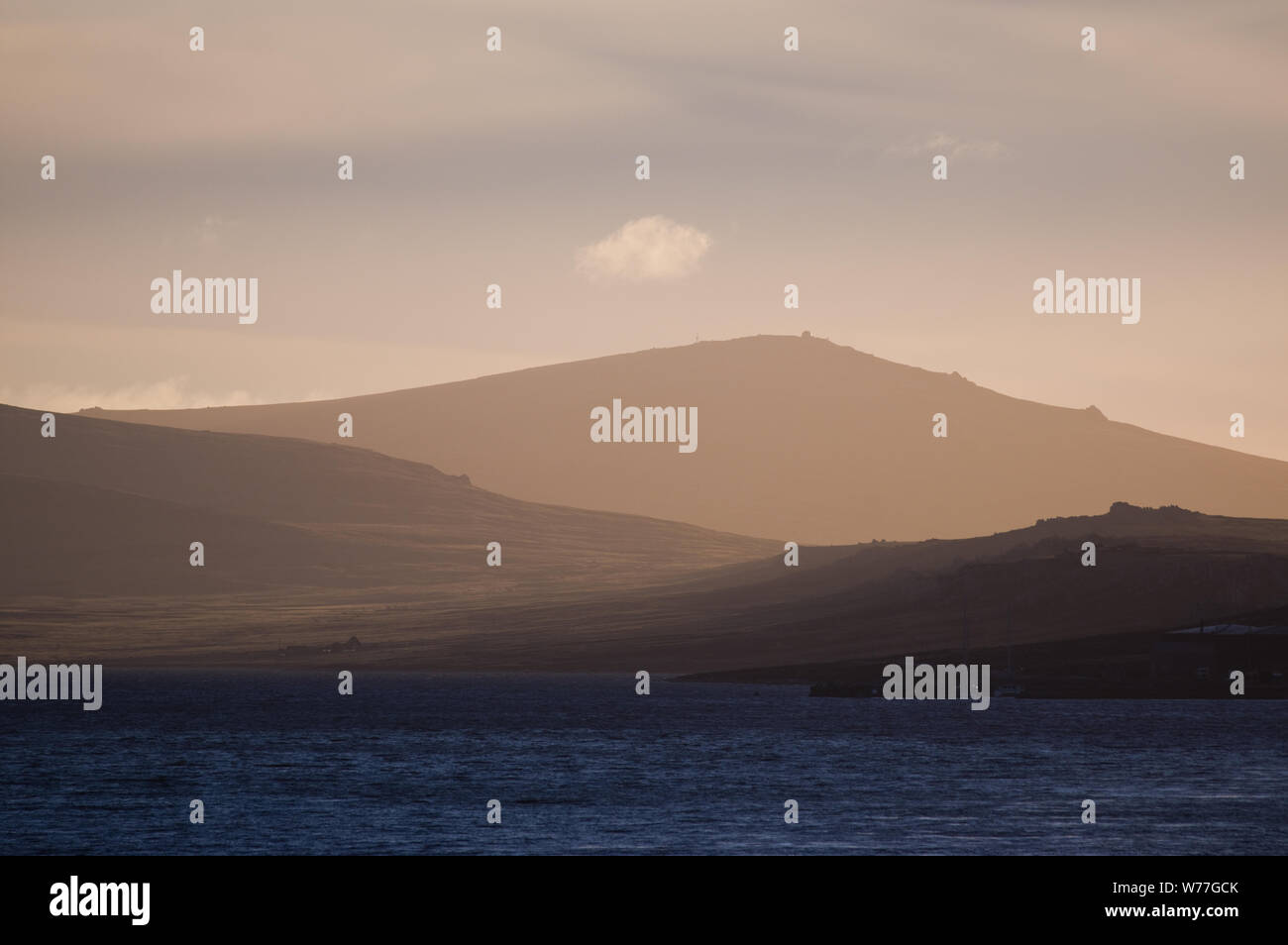 Falklands landscape mountains hi-res stock photography and images - Alamy