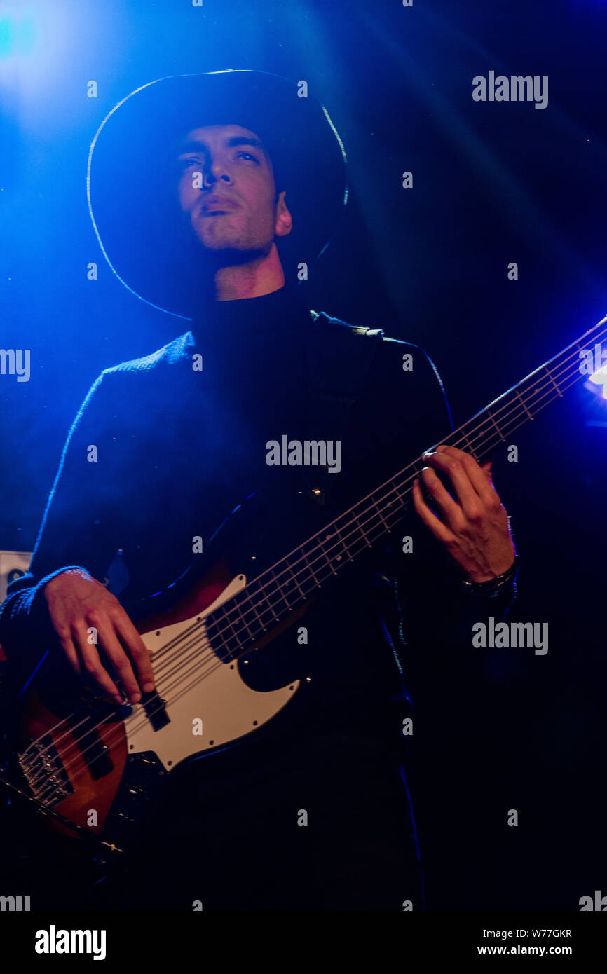 American folk festival hi-res stock photography and images - Alamy