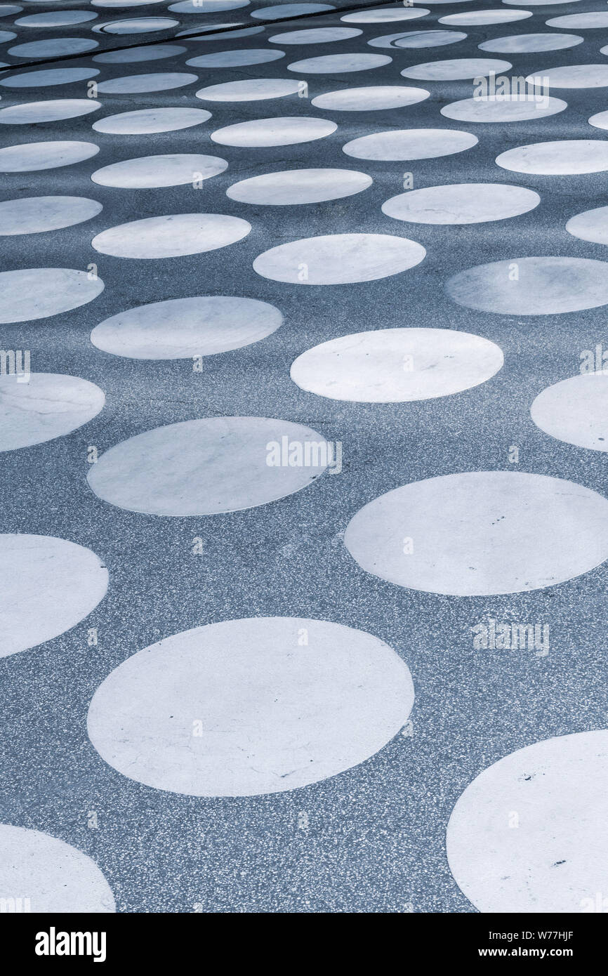 Paving circle hi-res stock photography and images - Alamy