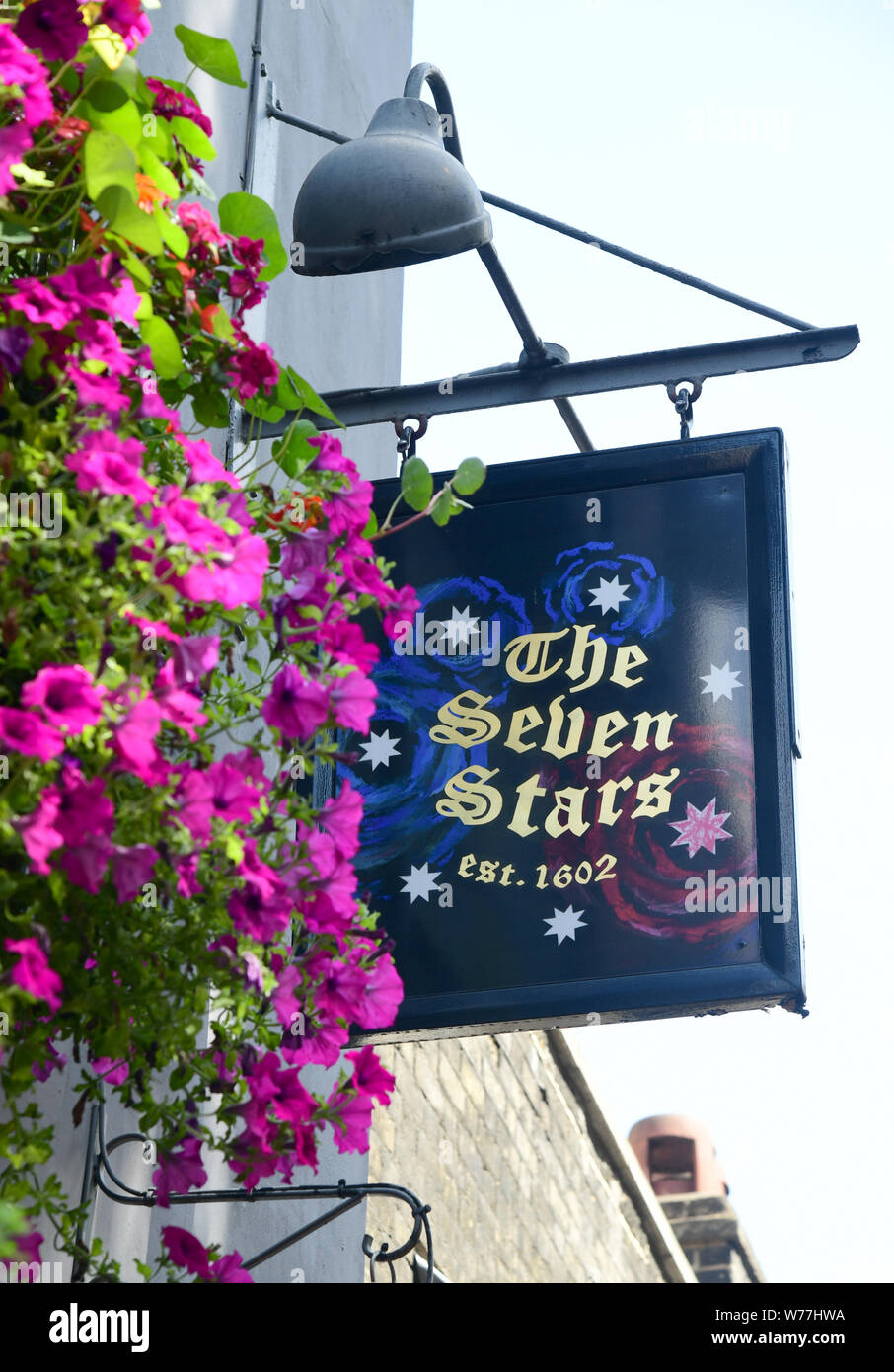 Seven stars pub hi-res stock photography and images - Alamy