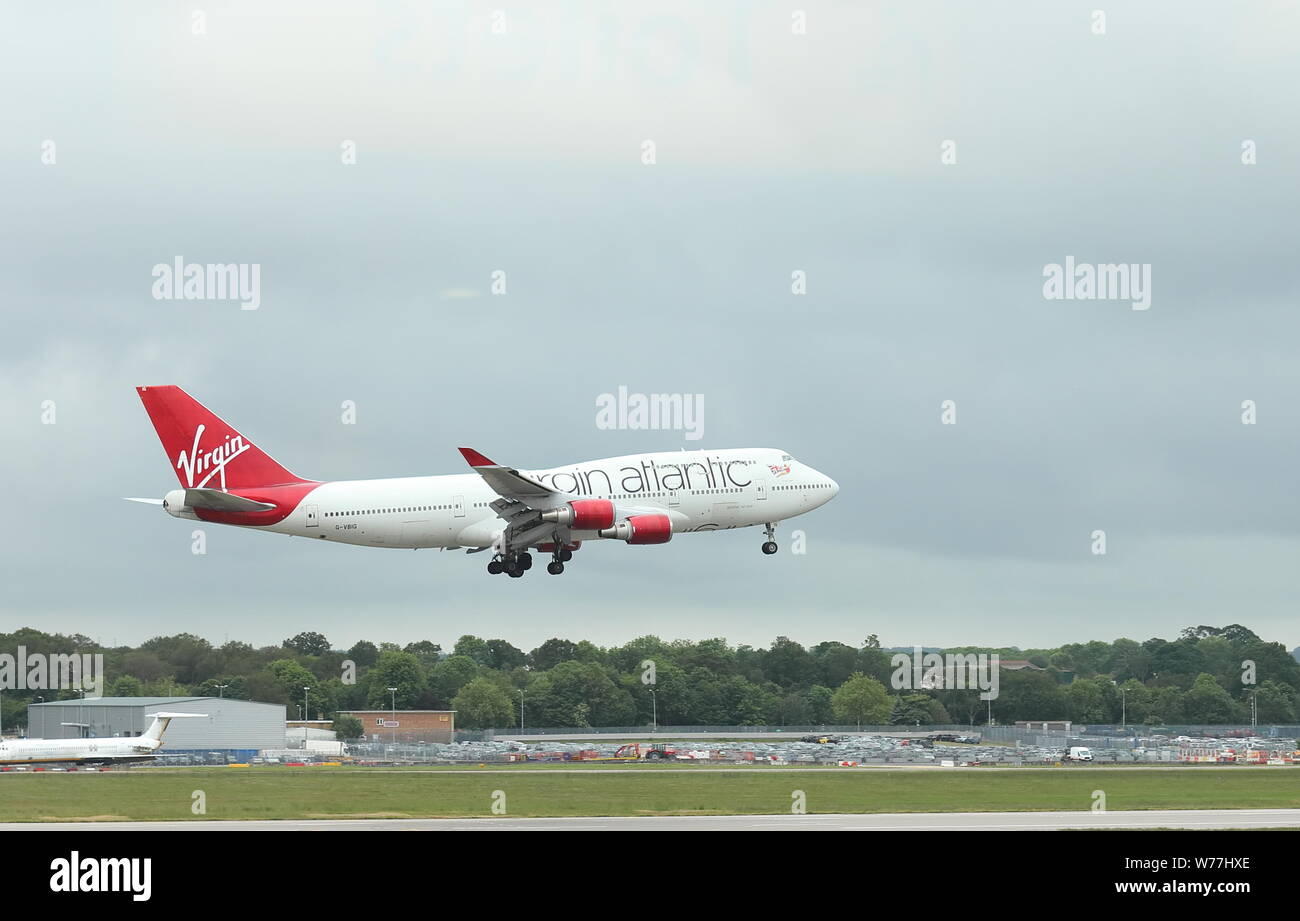Company airplane hi-res stock photography and images - Alamy