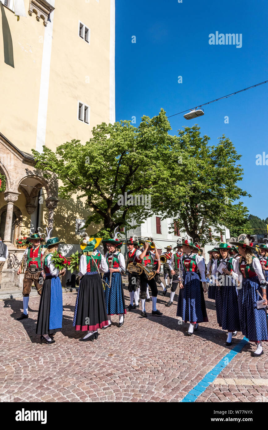 Tirol traditional dress hi-res stock photography and images - Alamy
