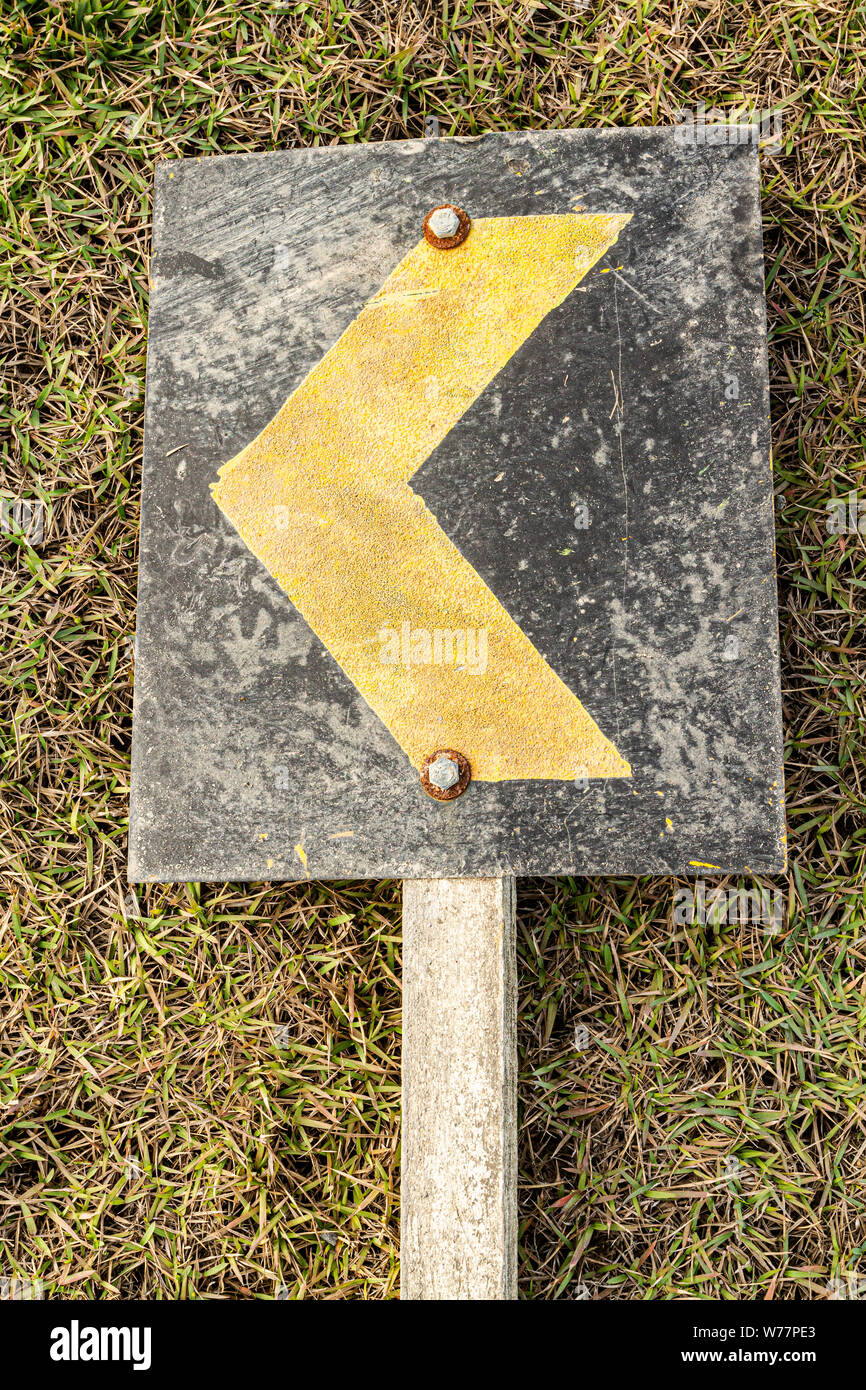 Broken signage hi-res stock photography and images - Alamy