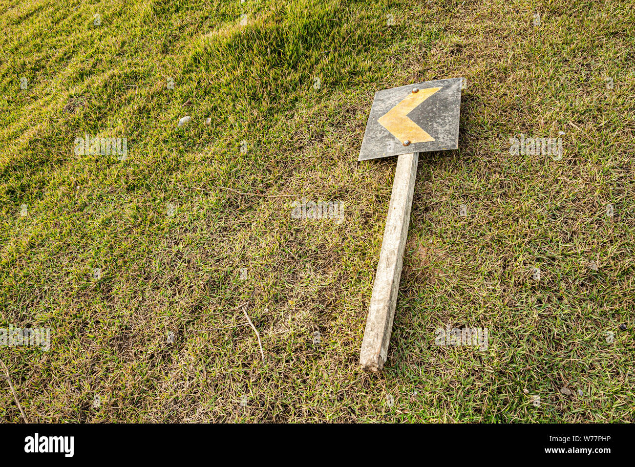 Broken left wing hi-res stock photography and images - Alamy