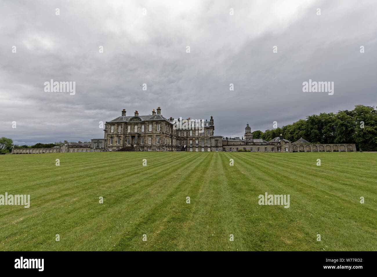 Scotland edinburgh hopetoun house hi-res stock photography and images ...