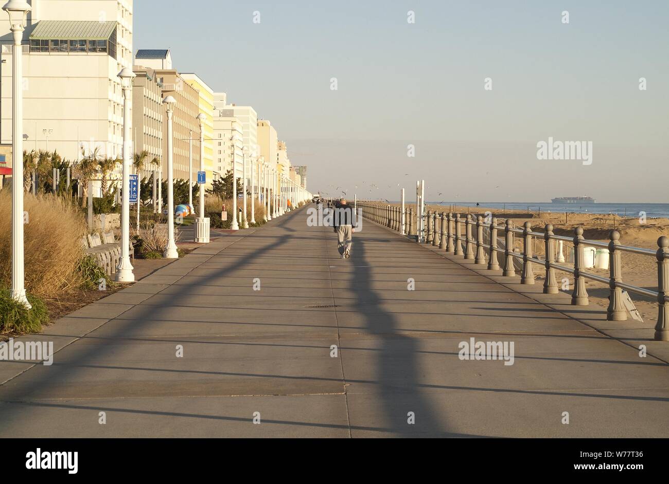 Virginia beach boardwalk hi-res stock photography and images - Alamy