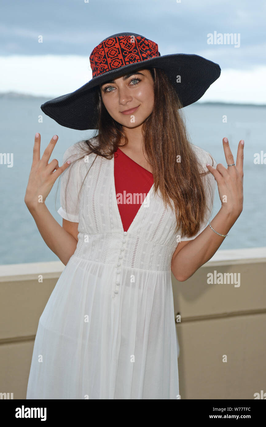 MIAMI, FL - AUGUST 04: King Deco poses for a portrait during the Hits ...