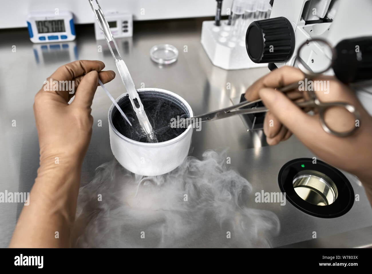 Cryogenic freezing hi-res stock photography and images - Alamy