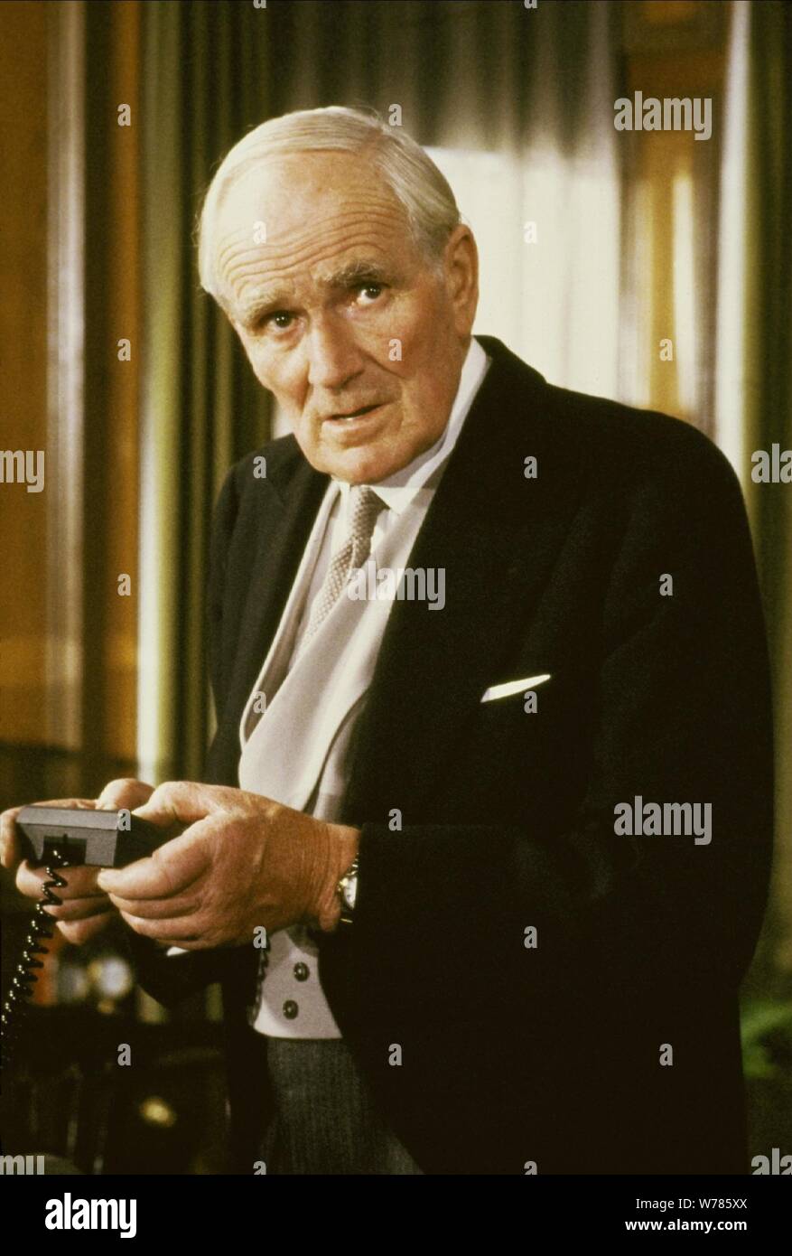 Desmond Llewelyn High Resolution Stock Photography and Images - Alamy
