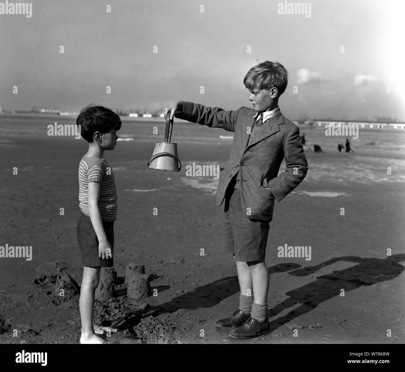 1950 beach movie hi-res stock photography and images - Alamy