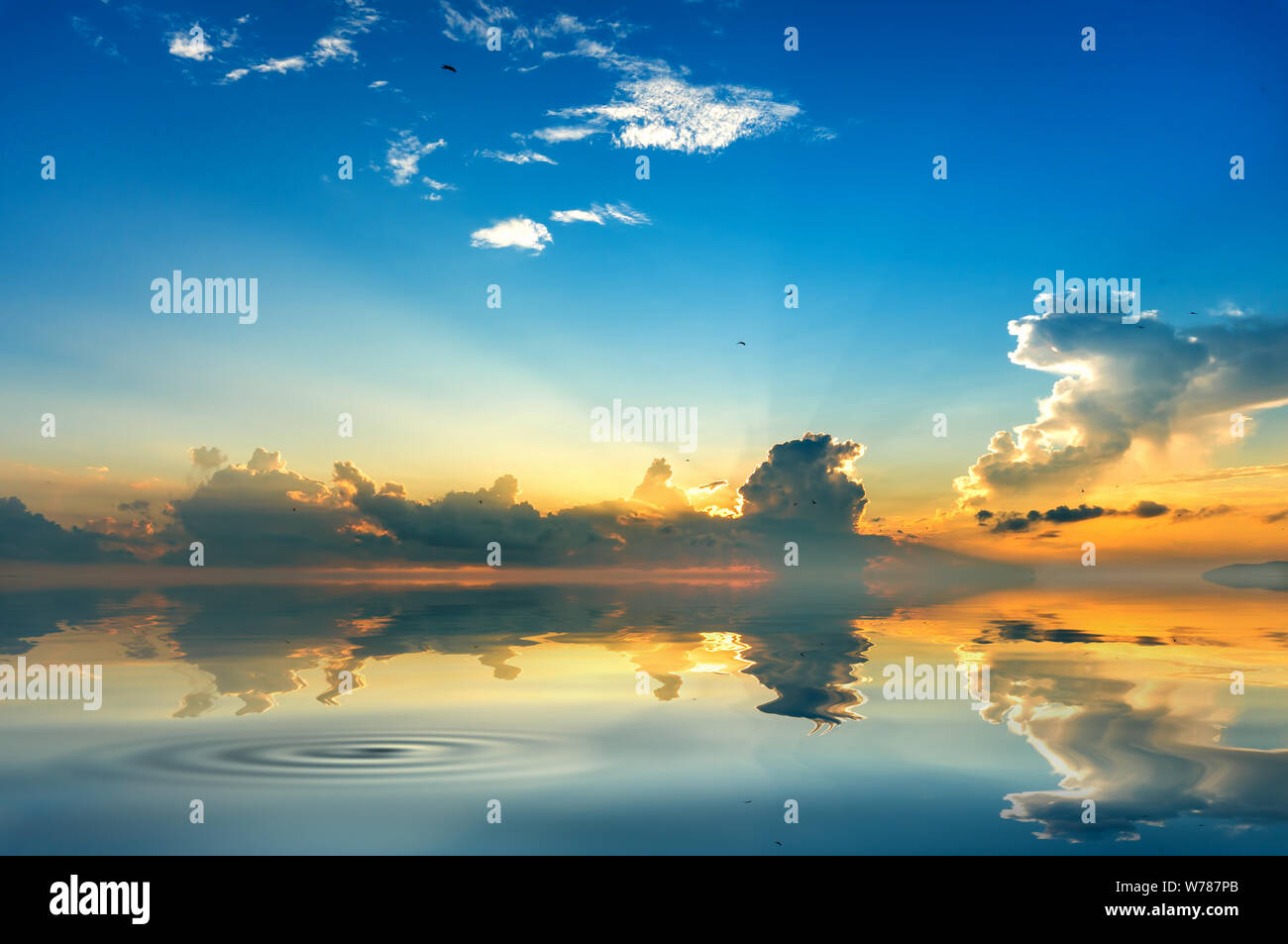 Sea mirrors sky hi-res stock photography and images - Alamy
