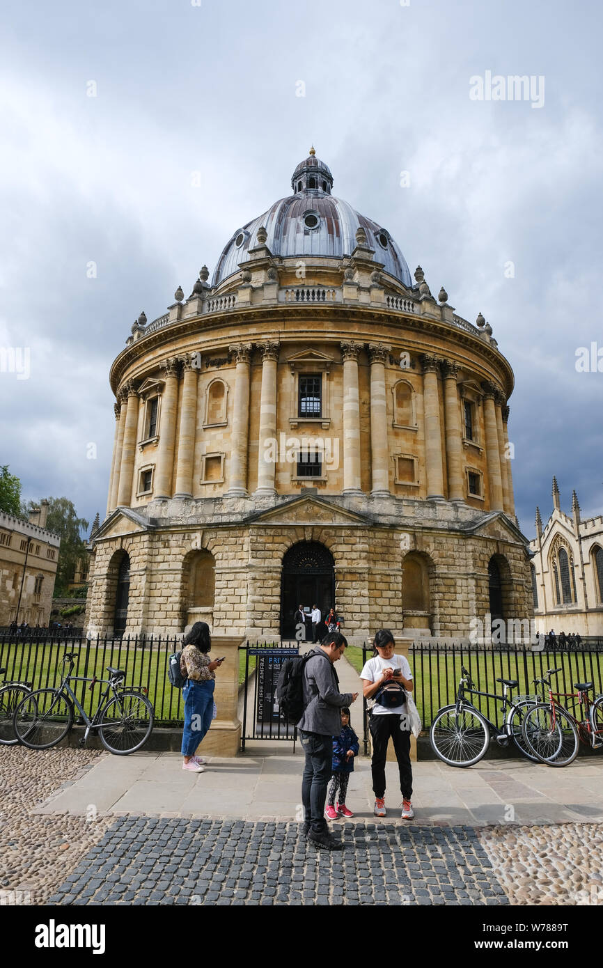 The Radcliffe Camera building is one of the most recognisible ...