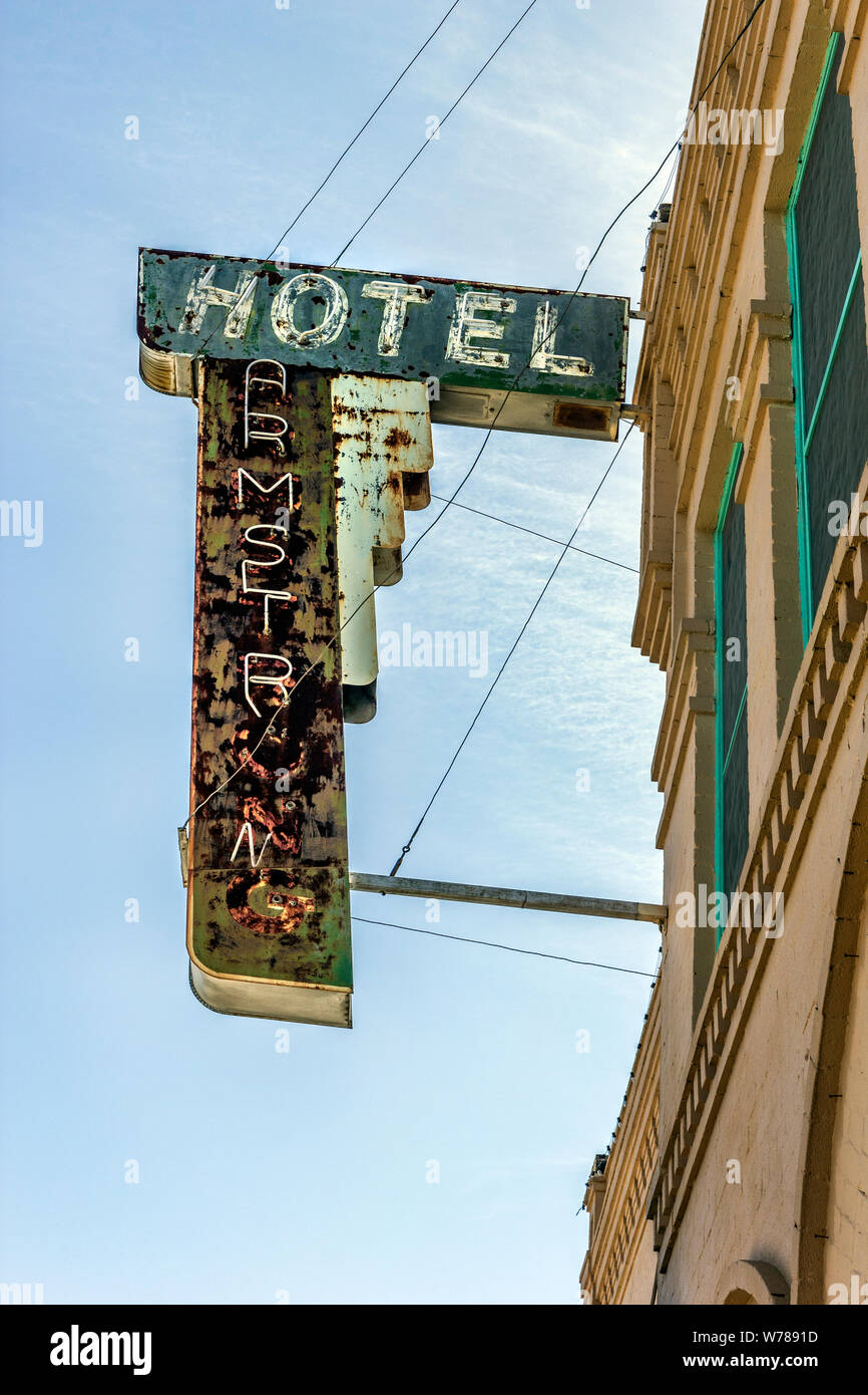 Hondo, Texas, USA. Old hotel neon sign Stock Photo - Alamy