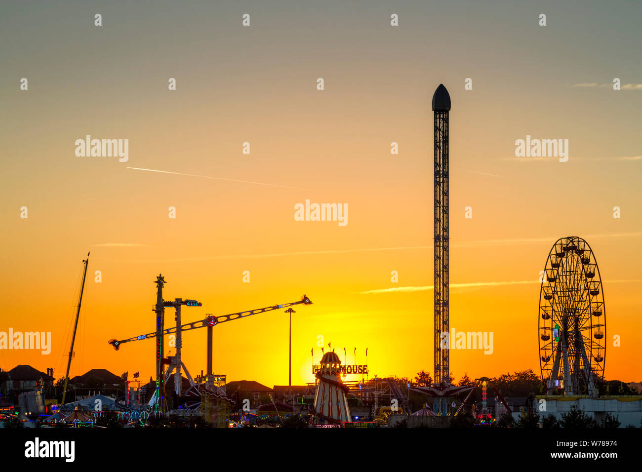 Fairground silhouette hi-res stock photography and images - Alamy