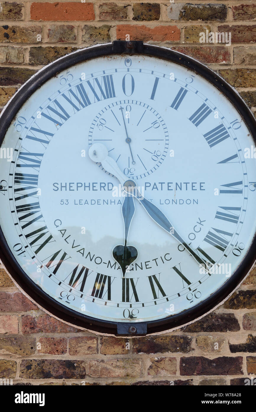 Shepherd gate clock hi-res stock photography and images - Alamy
