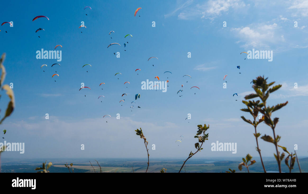 Parachute competitions hi-res stock photography and images - Alamy